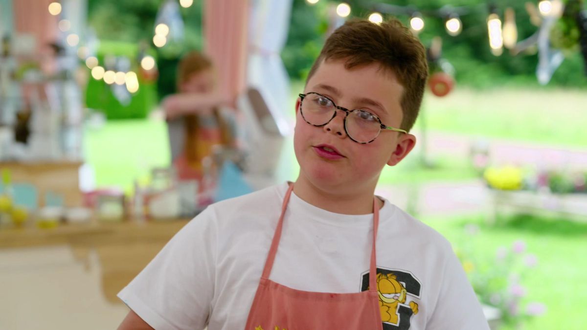 Maurice doet mee aan Junior Bake Off ter ere van zijn overleden mama ...